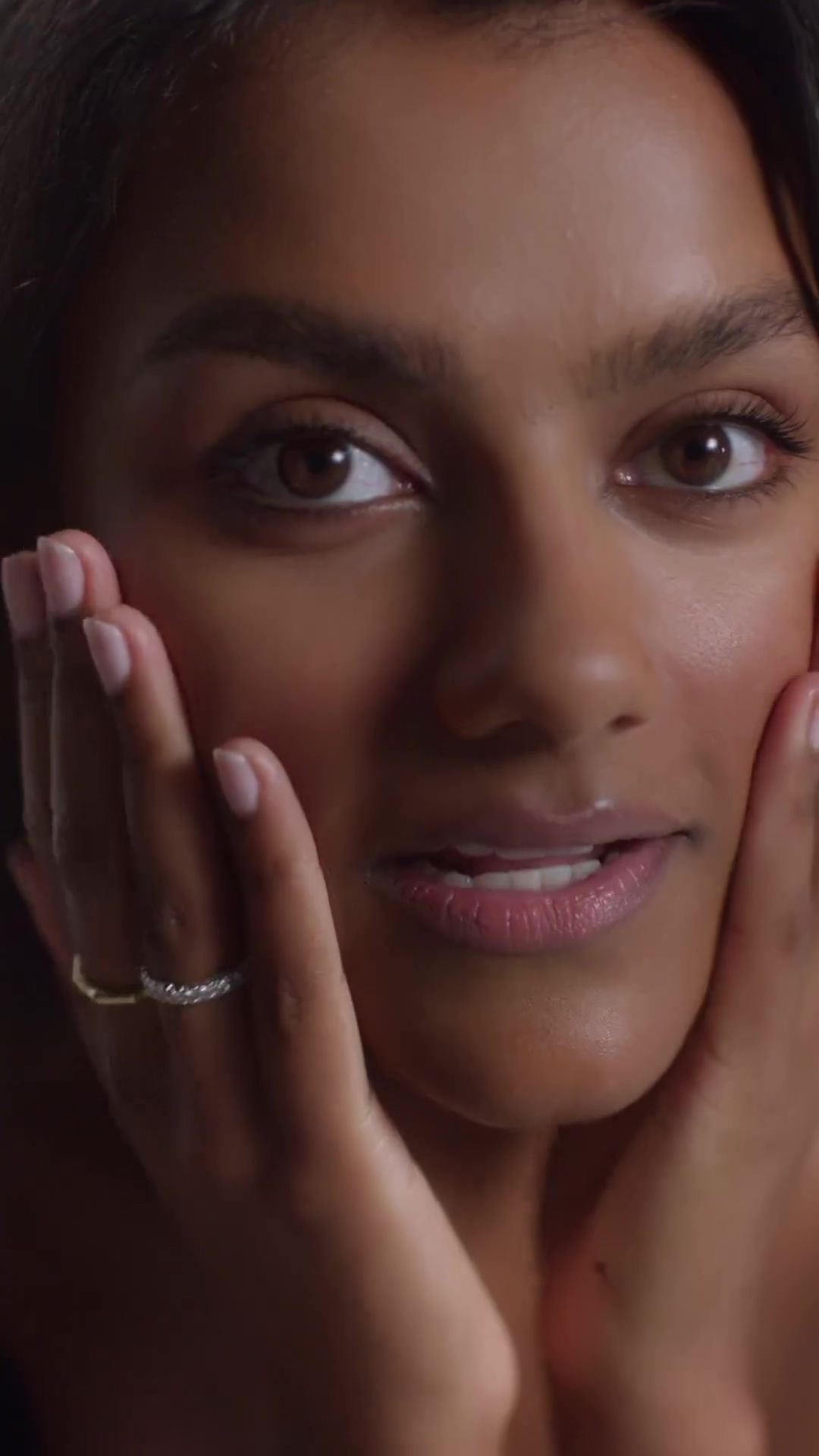 'Icons' Ad - Screencaps - icons049 - Simone Ashley Source