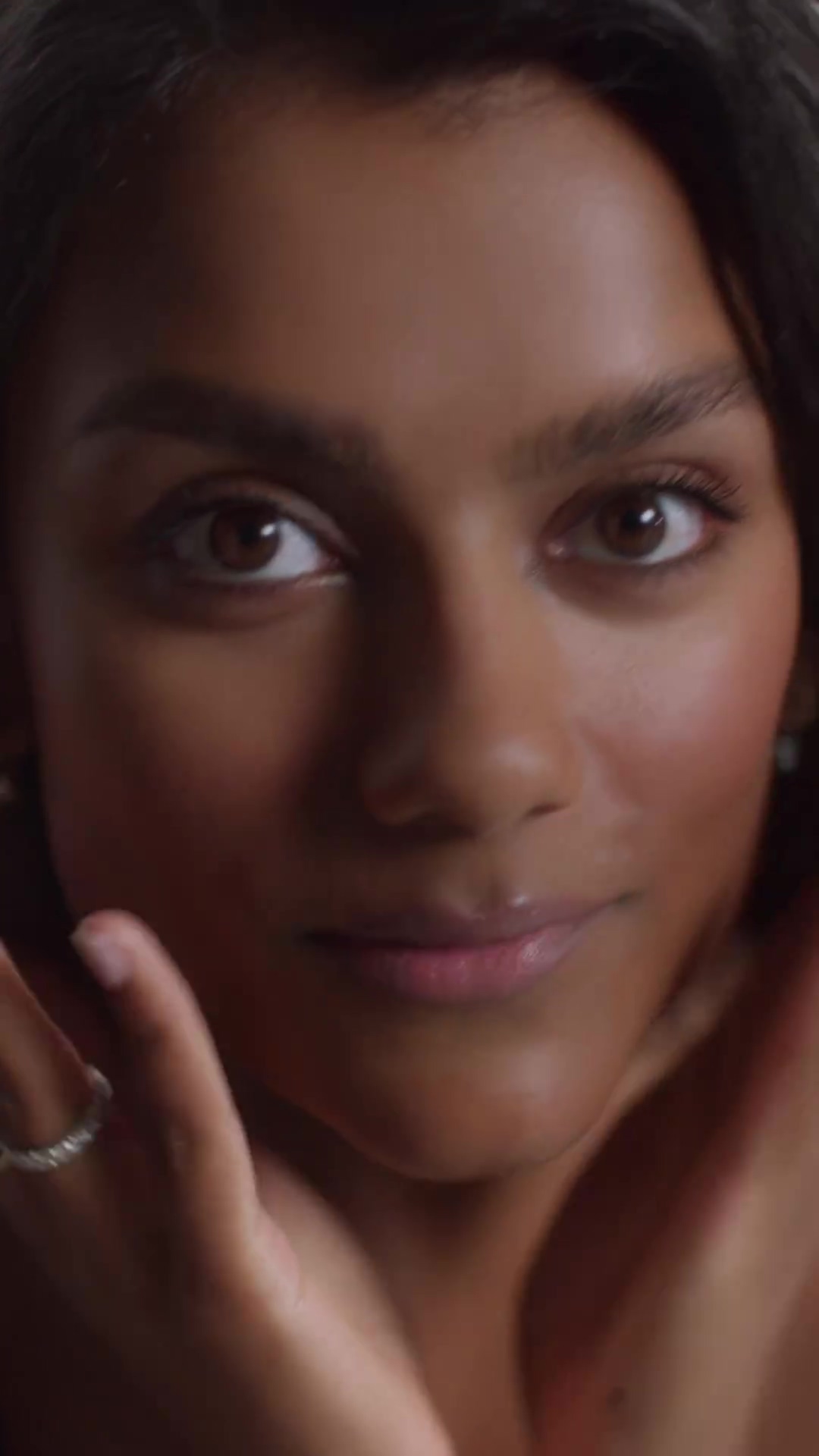 'Icons' Ad - Screencaps - icons051 - Simone Ashley Source