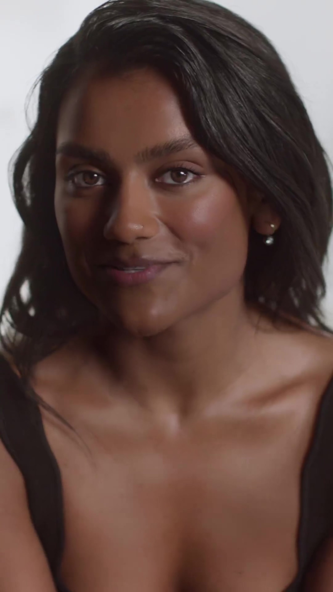 'Icons' Ad - Screencaps - icons078 - Simone Ashley Source